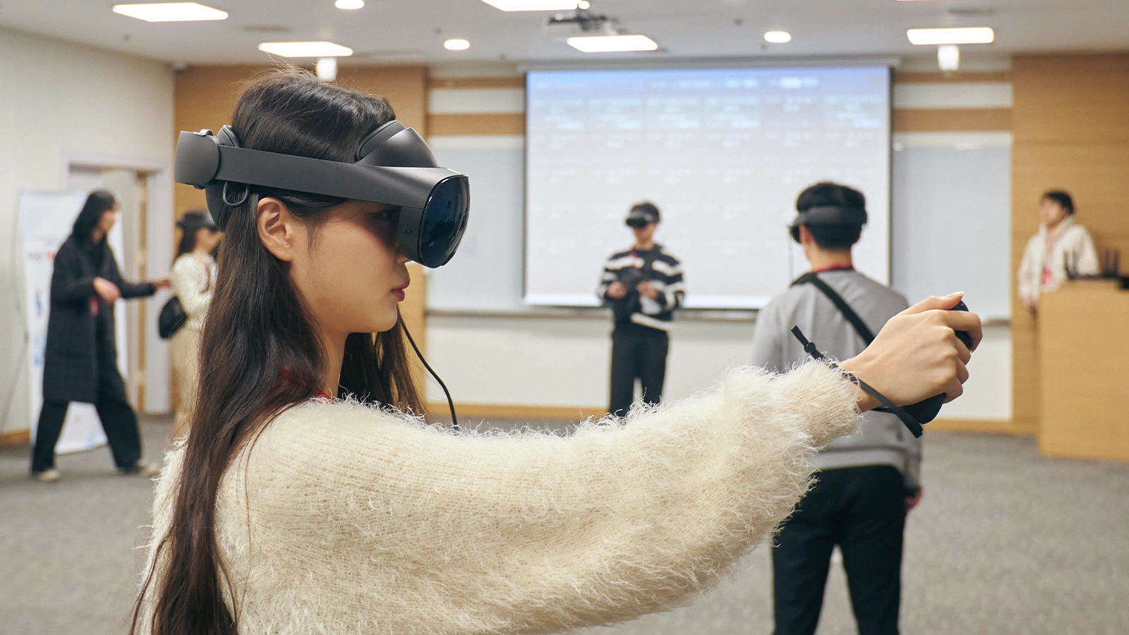 VR(가상현실) 통해 반도체 공정 교육… ‘청년 Hy-Five’ 12기 입소식 개최 – SK hynix Newsroom