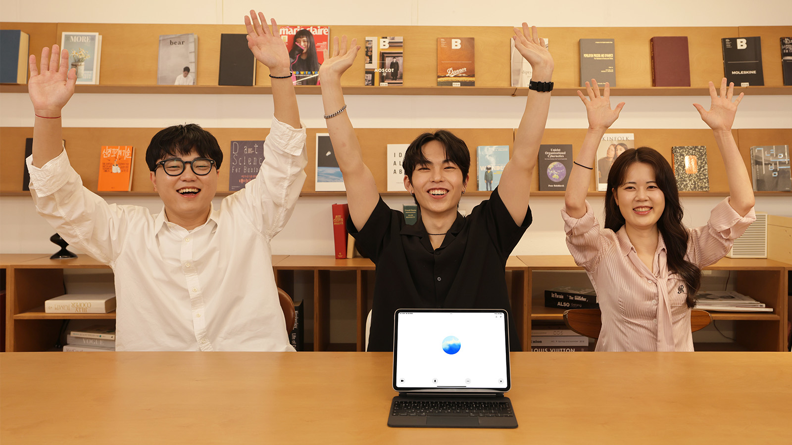 AI와 함께 반도체를 논하다 – SK하이닉스 대학생 앰버서더 X 챗GPT AI 스피커 – SK hynix Newsroom